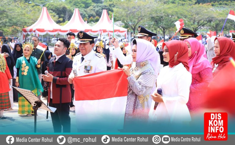 Bertindak sebagai Irup Upacara HUT RI Ke 79 Tingkat Kan,Rohul,Bupati Sukiman Ajak Generasi Muda ...